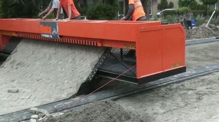 Tiger Stone, The Incredible Road Building Machine | Amusing Planet